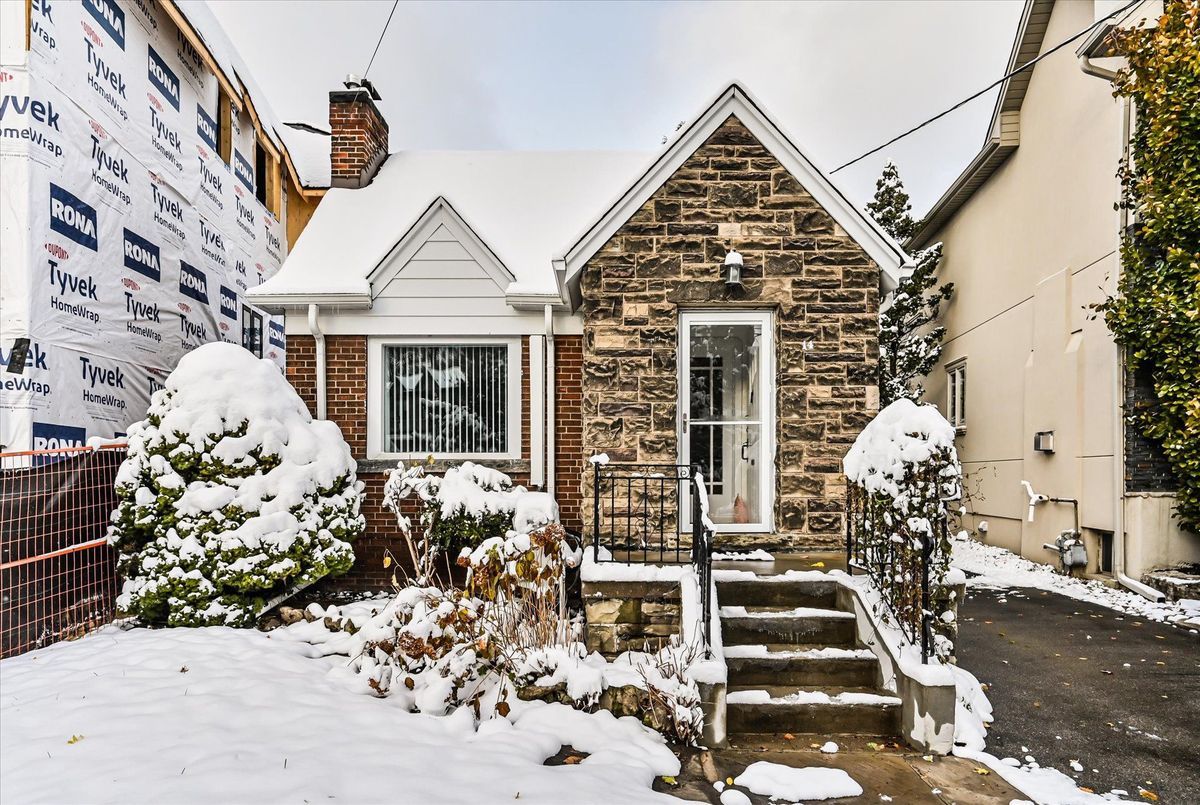 14 Dustan Crescent Toronto - Sold