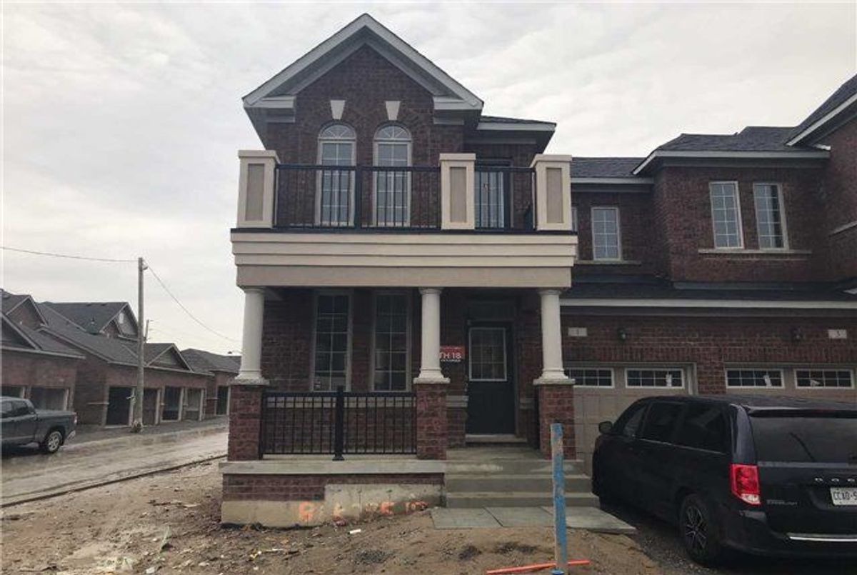 1 Walter English Drive East Gwillimbury For Lease