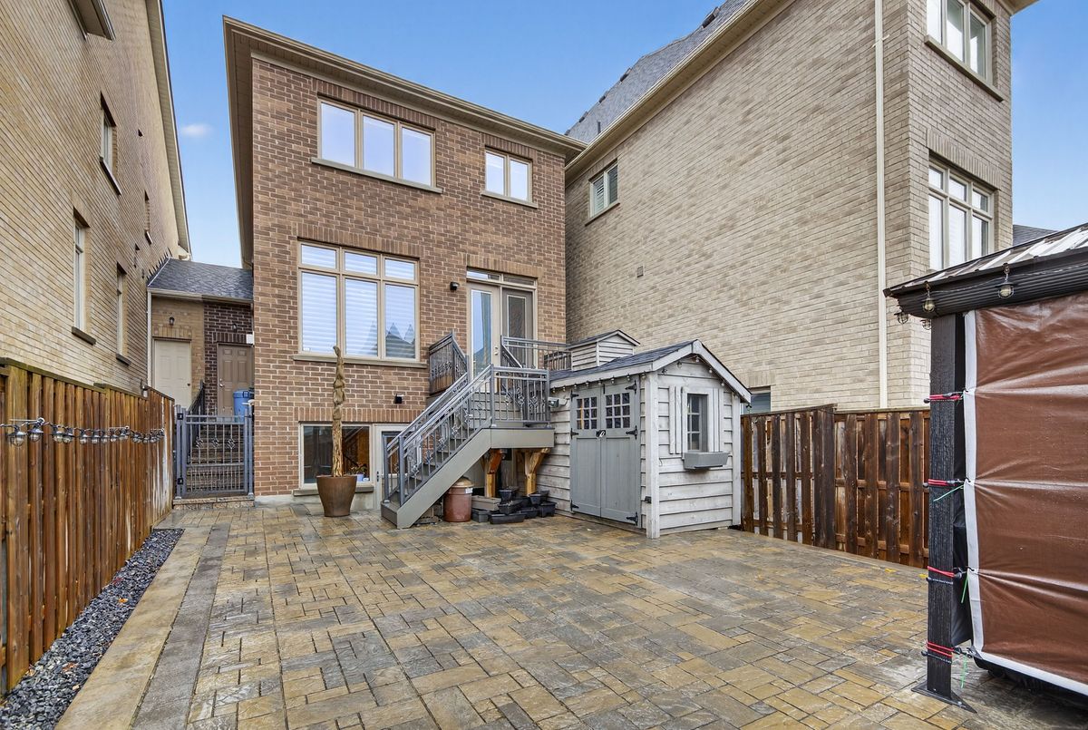 45 Robert Berry Crescent King For Sale | Amir Safa | Sales Representative