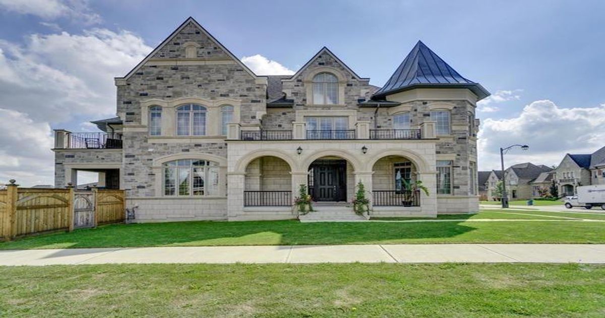 This property is no longer available. | David Stoddard