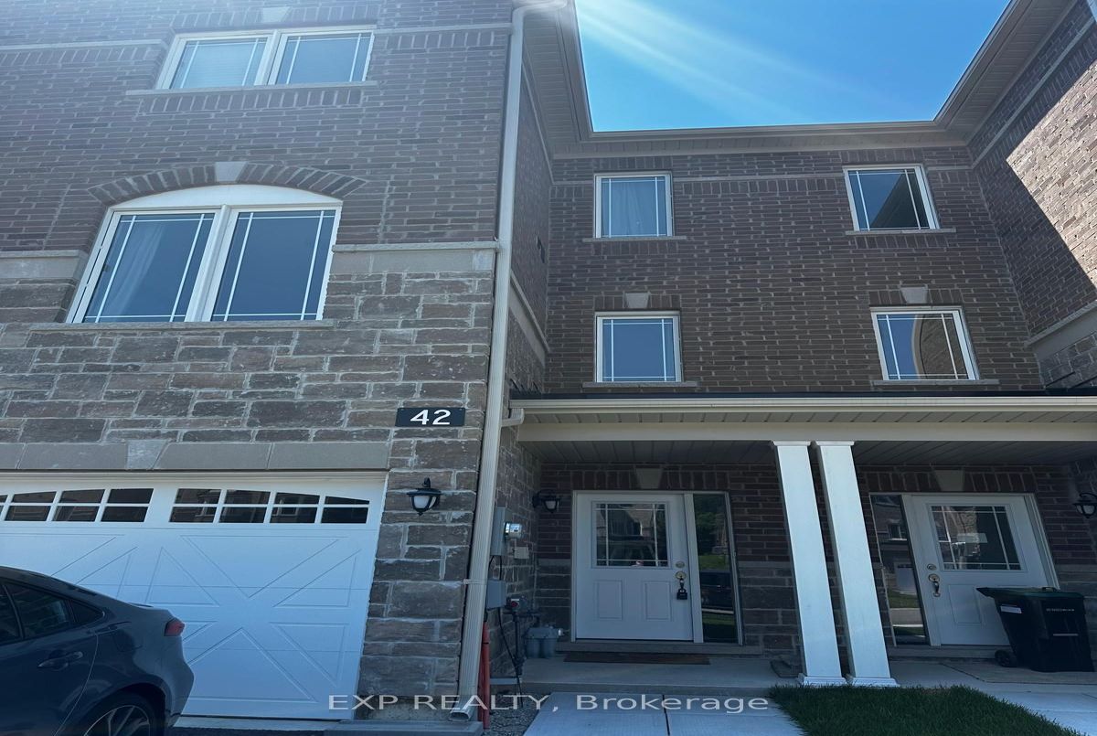 42 Milson Cres Essa For Lease