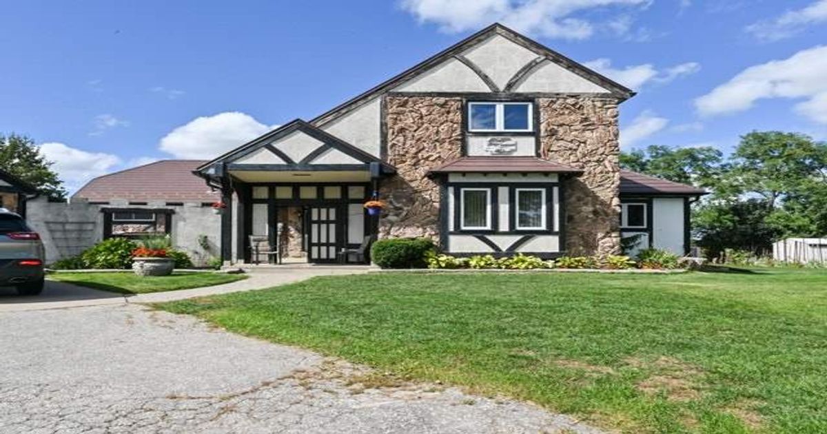 This property is no longer available. | David Stoddard