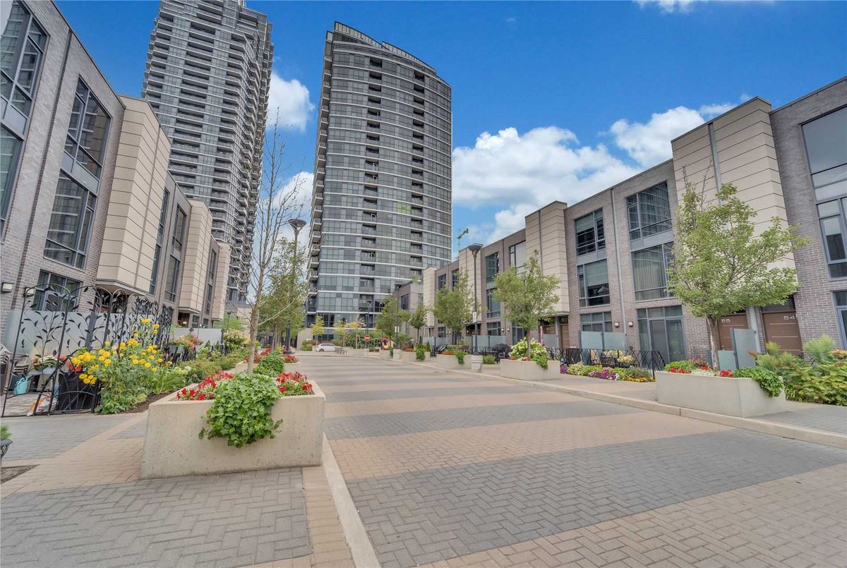 1 Valhalla Inn Rd Toronto - Sold